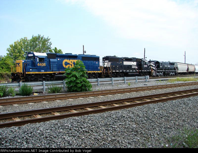 CSX 4406 and NS 5329